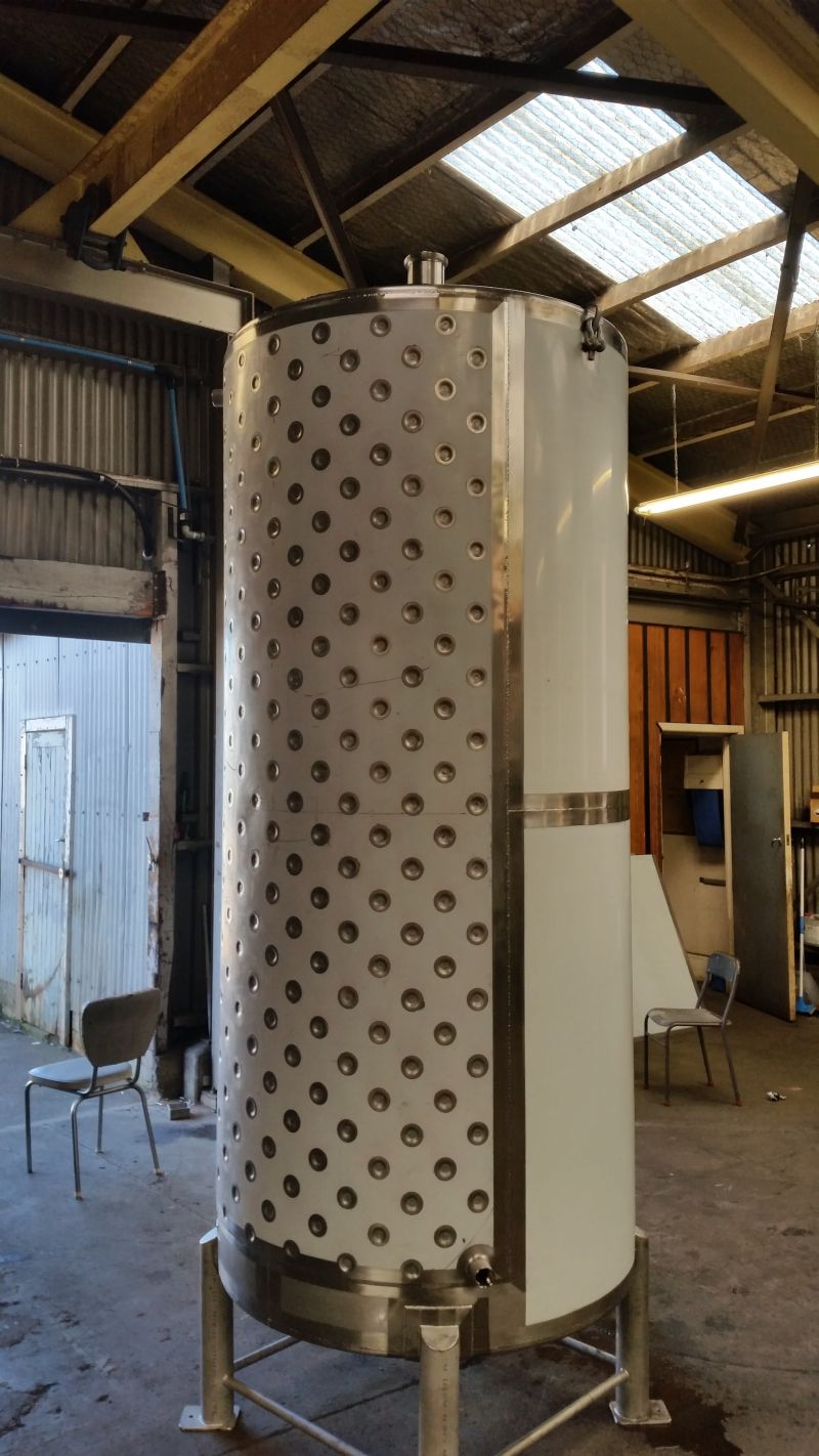 Stainless steel 2500 Litre WINE TANK WITH DIMPLE COOLING PAD For Sale NZ