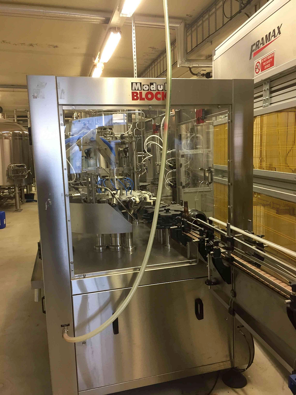 Used 2400 Bottles Per Hour COUNTER PRESSURE FILLING LINE With Crowner ...