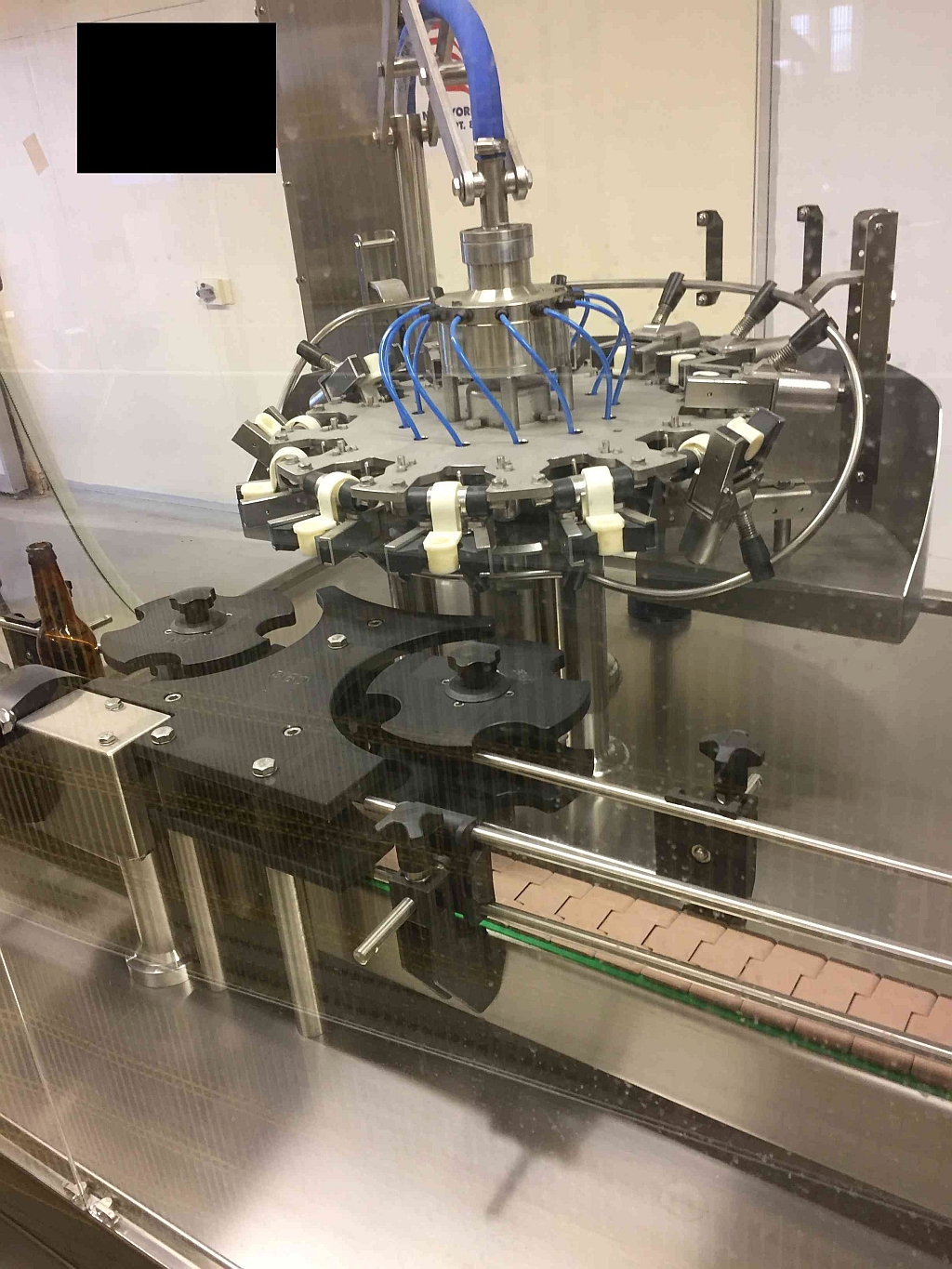 Used 2400 Bottles Per Hour COUNTER PRESSURE FILLING LINE With Crowner ...