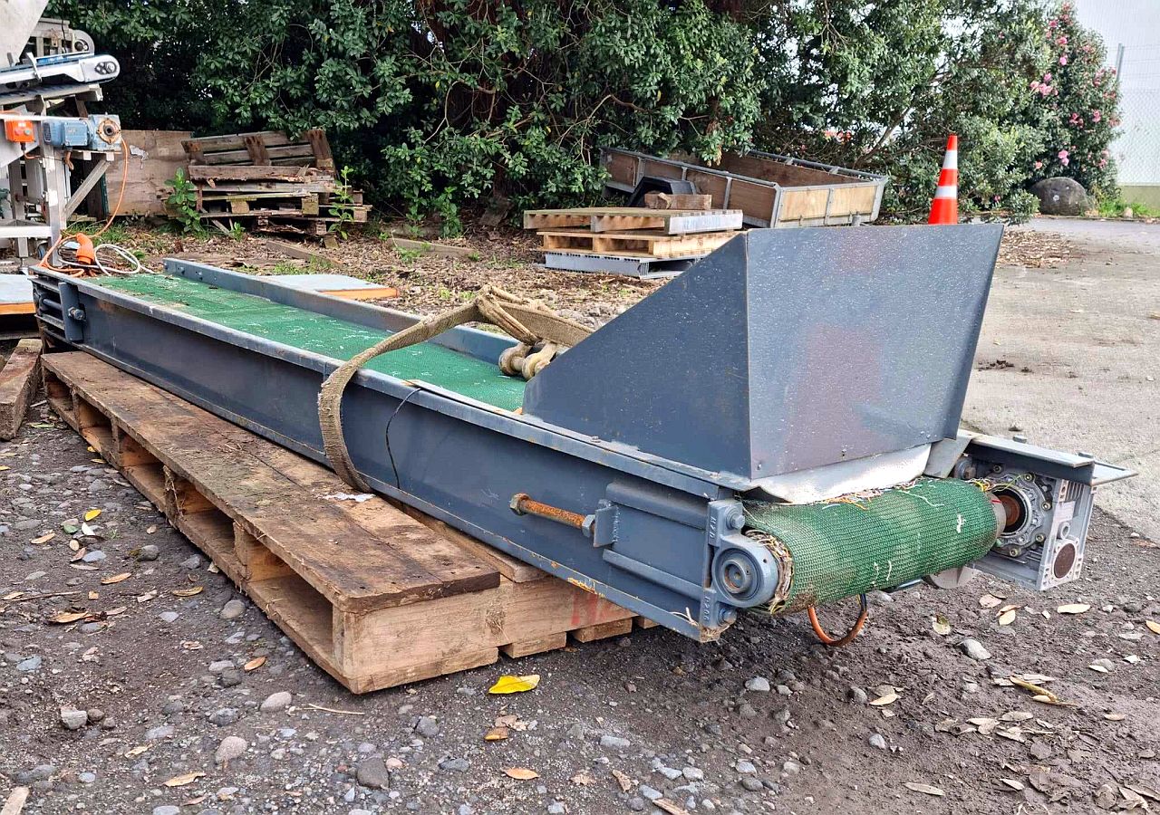 Secondhand Grip Belt Conveyor For Sale NZ Steel Frame Hopper Fed