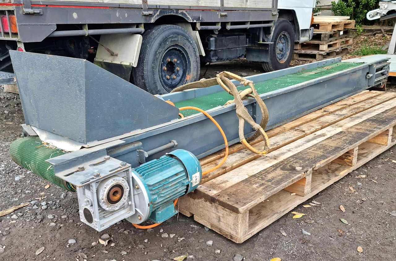 Secondhand Grip Belt Conveyor For Sale NZ Steel Frame Hopper Fed