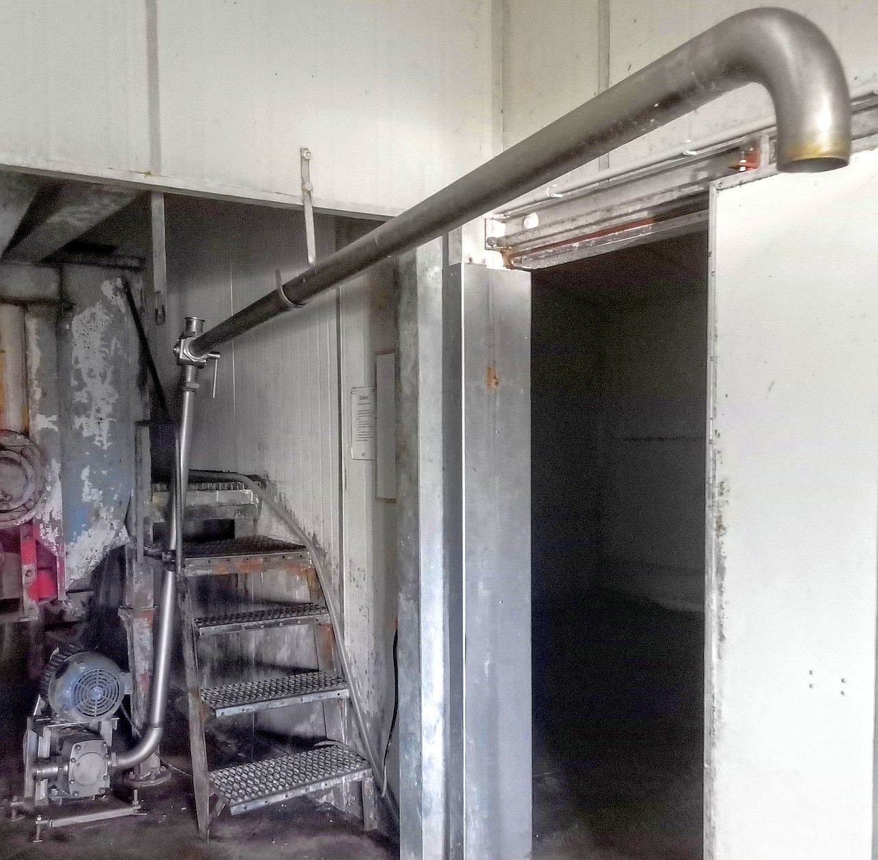 Used Live Steam Injection Ribbon Cooker with Bin Tipper and Bins For ...