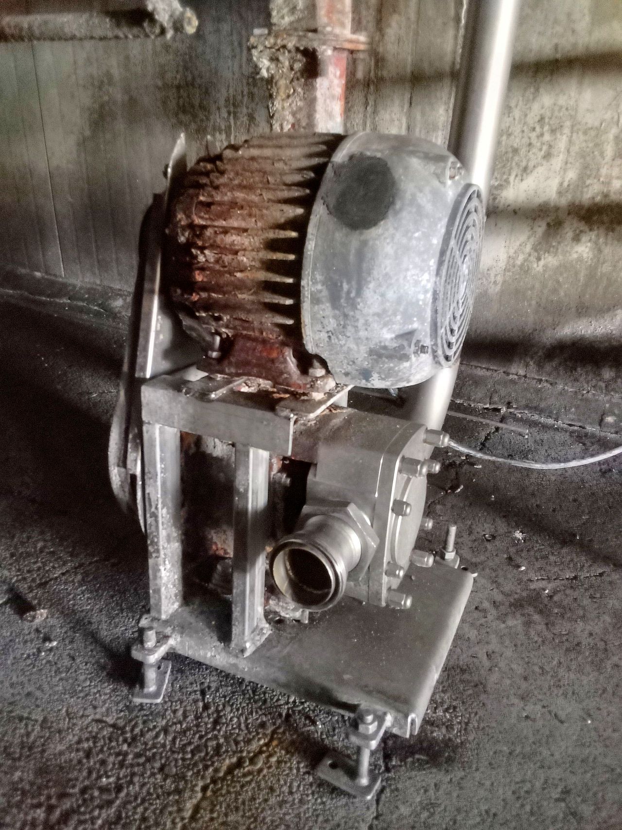Used Live Steam Injection Ribbon Cooker with Bin Tipper and Bins For ...