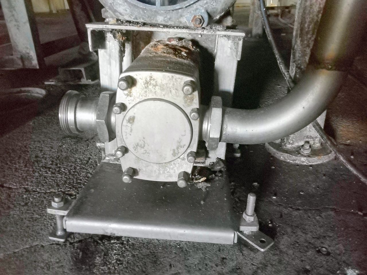 Used Live Steam Injection Ribbon Cooker with Bin Tipper and Bins For ...