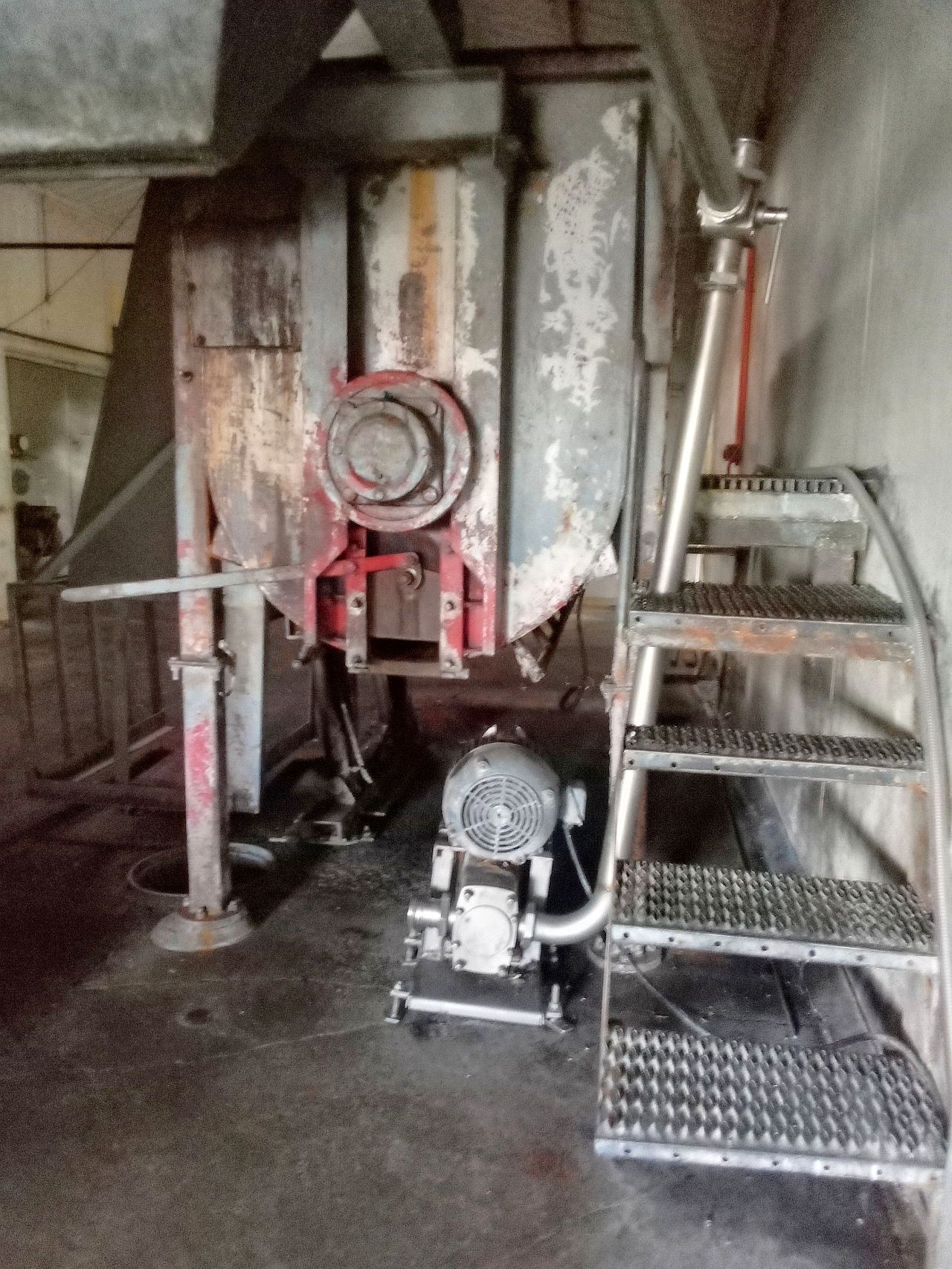 Used Live Steam Injection Ribbon Cooker with Bin Tipper and Bins For ...